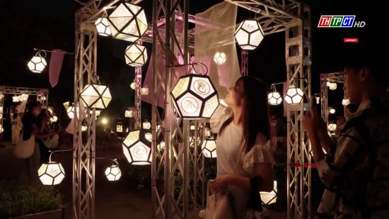 Lễ hội đèn lồng Enoshima ở Nhật Bản – THTPCT